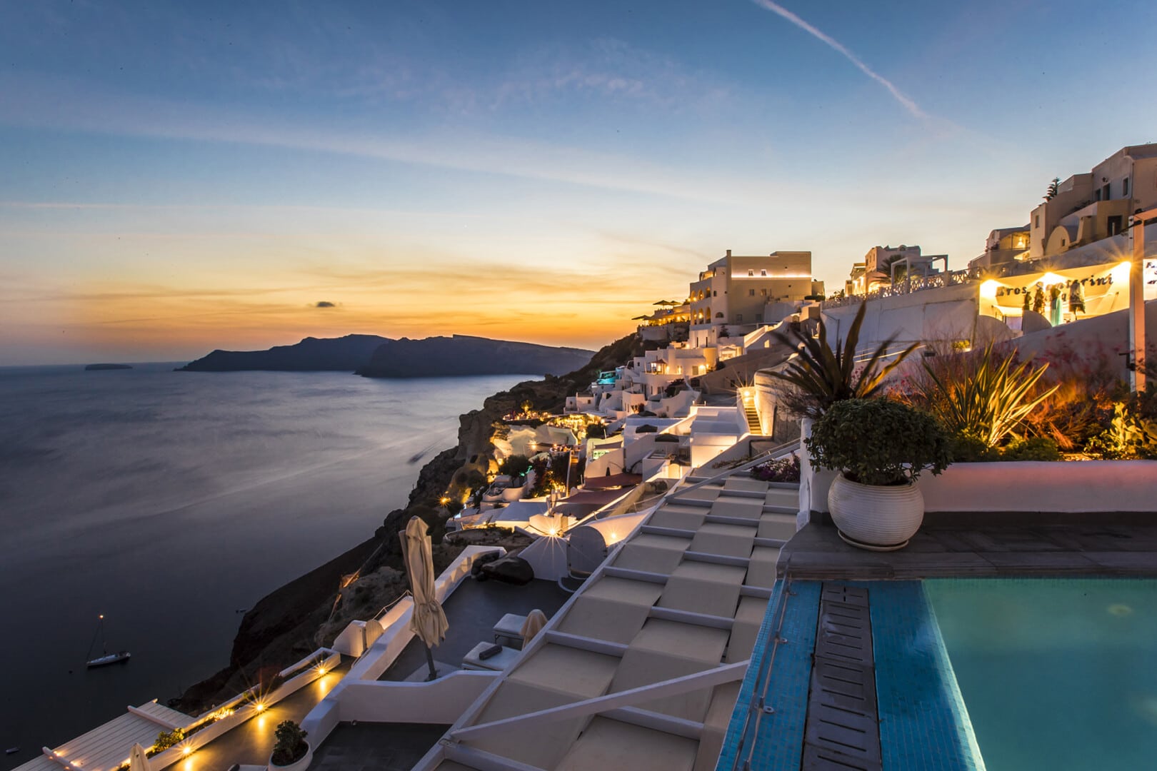 Santorini 5 star hotel with private pool | Santorini Secret Suites & Spa